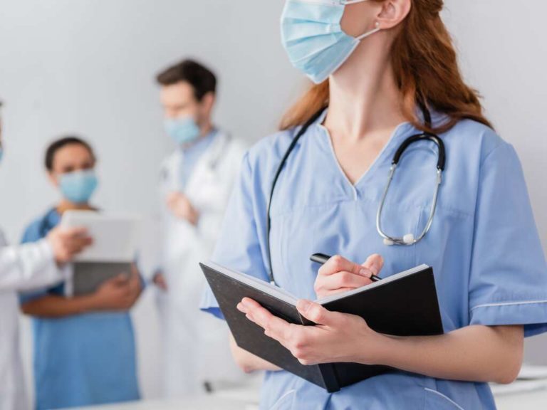 importances-of-communication-in-the-healthcare-industry-chcm