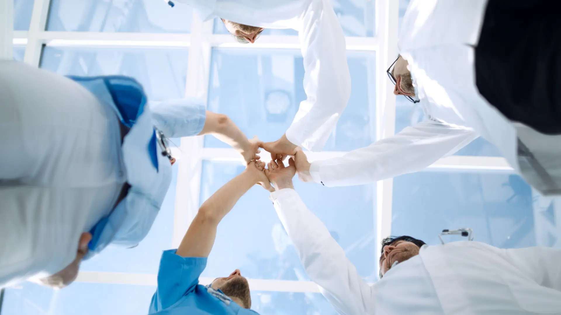 Nurse Preceptor Guiding a Nursing Student in a Clinical Setting | CHCM